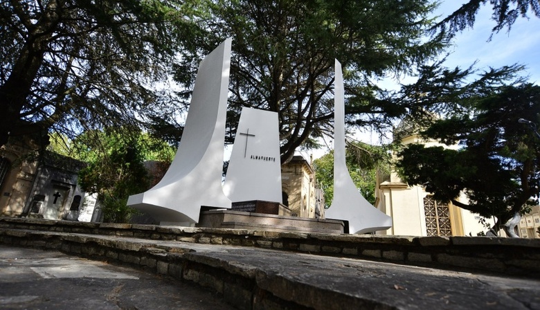 La Plata rinde homenaje al poeta Almafuerte al cumplirse 103 años de su ...