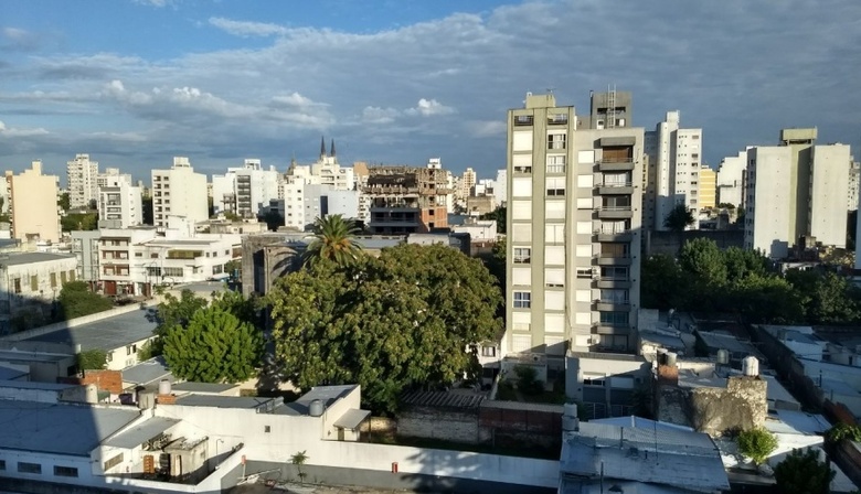 Cielo mayormente nublado y una máxima de 28 grados en CABA y ...