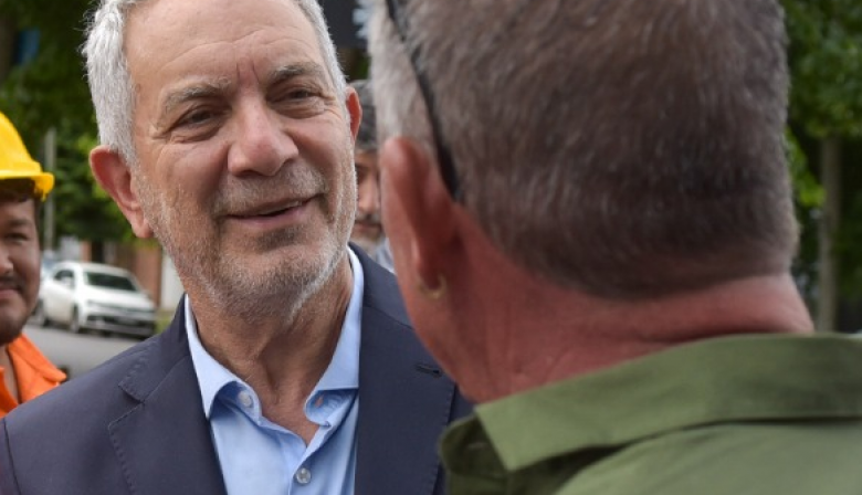 Alak inauguró dos cuadras de asfalto en Gonnet - ImpulsoBaires